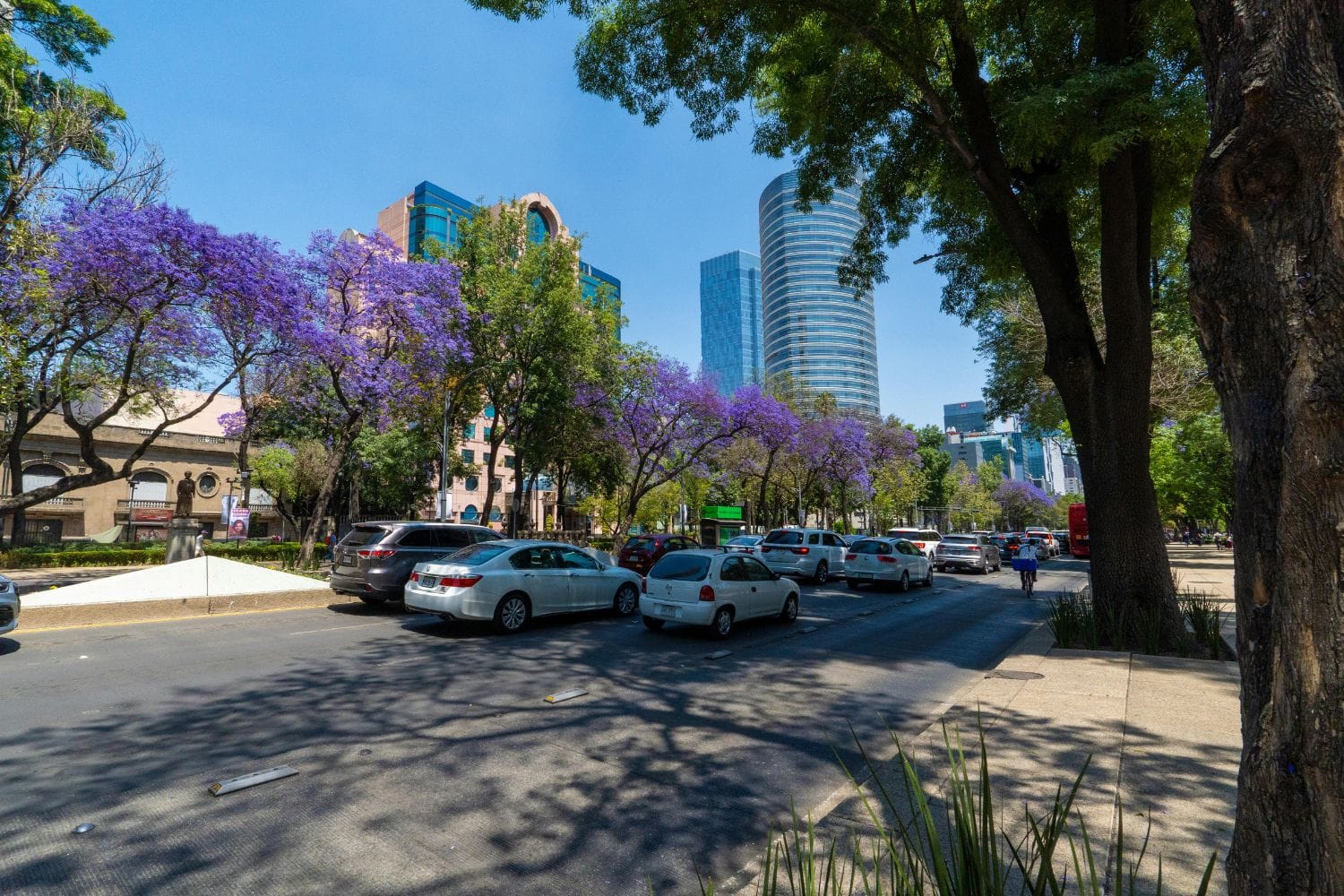 Ventajas y Desventajas del Estacionamiento Público en CDMX